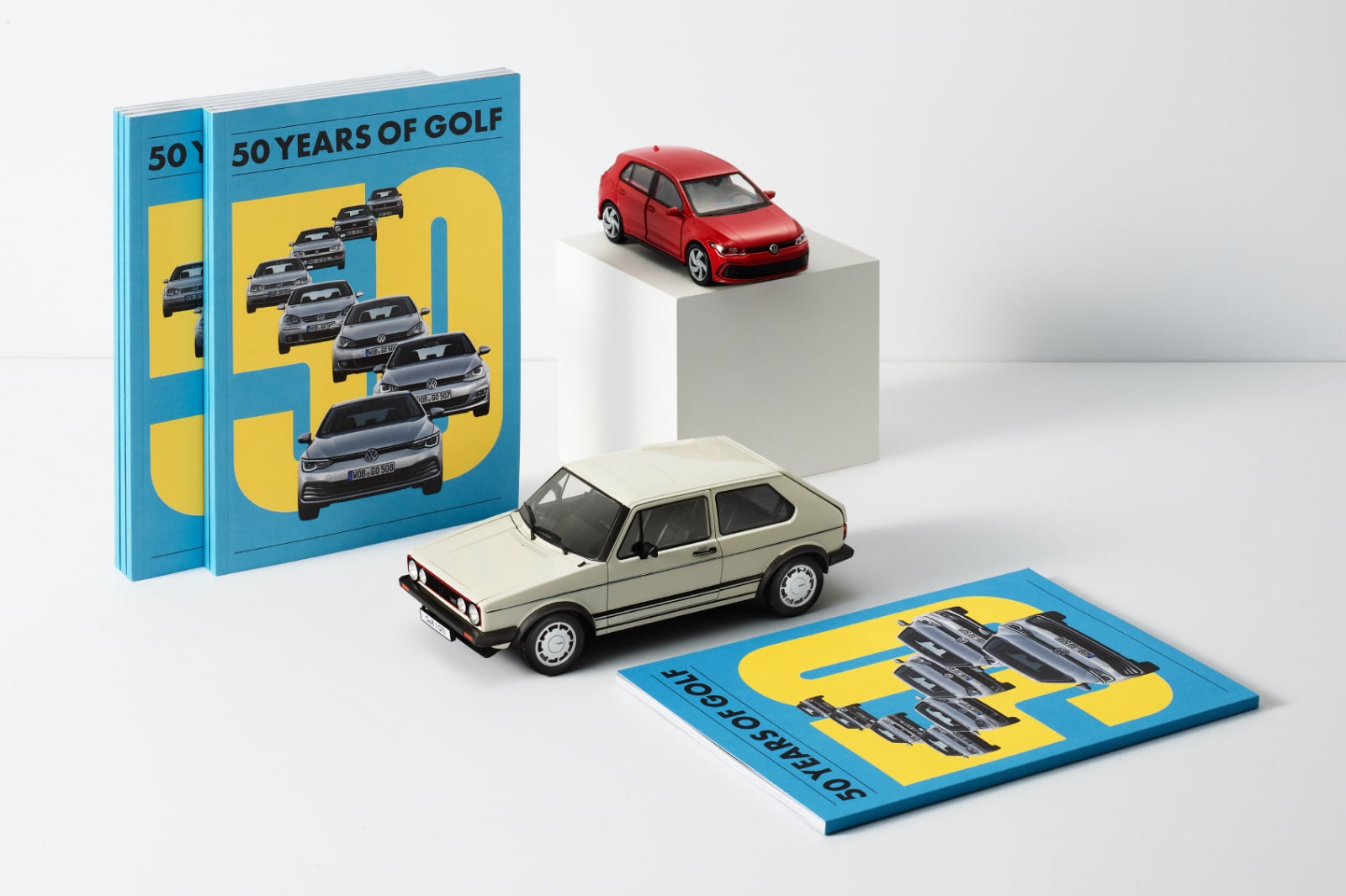 [새 책] ’50 YEARS OF GOLF’ – 폭스바겐 골프 출시 50주년 기념으로 역사 비롯해 다채로운 이야기 담아 ...